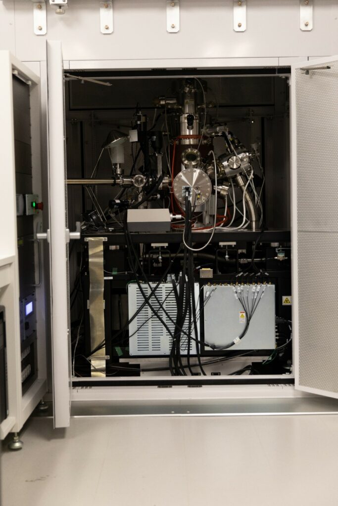 PHI 710 Auger2 - Surface Science Western